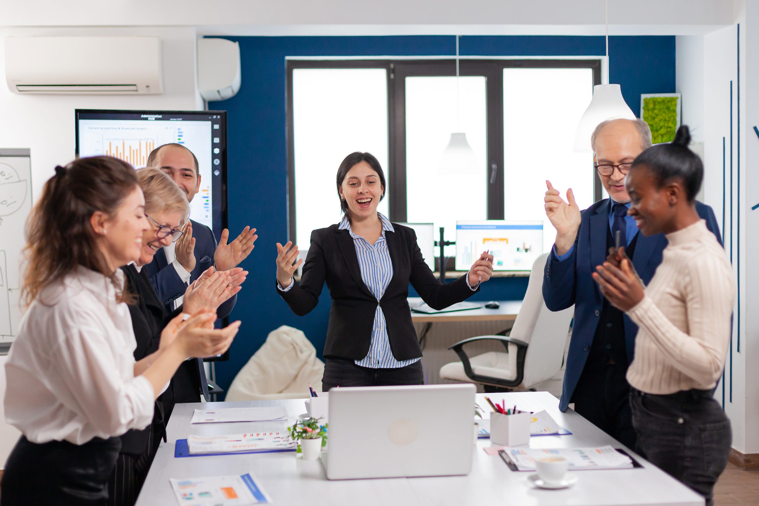 4 Ways to Start Recognizing Employees - HOWARD HERMES CONSULTING 4 Ways to Start Recognizing Employees - HOWARD HERMES CONSULTING